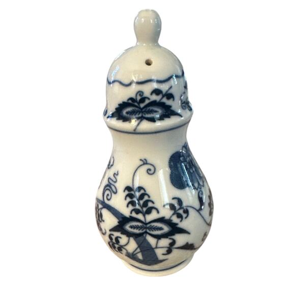Blue Danube | Kitchen | Vtg Blue Danube Made Japan Blue Onion White ...